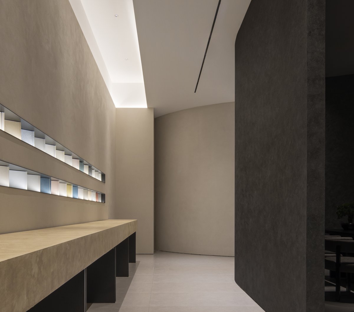 YinjiSpace - MAX Design x Italy ARCO Art Paint Gallery